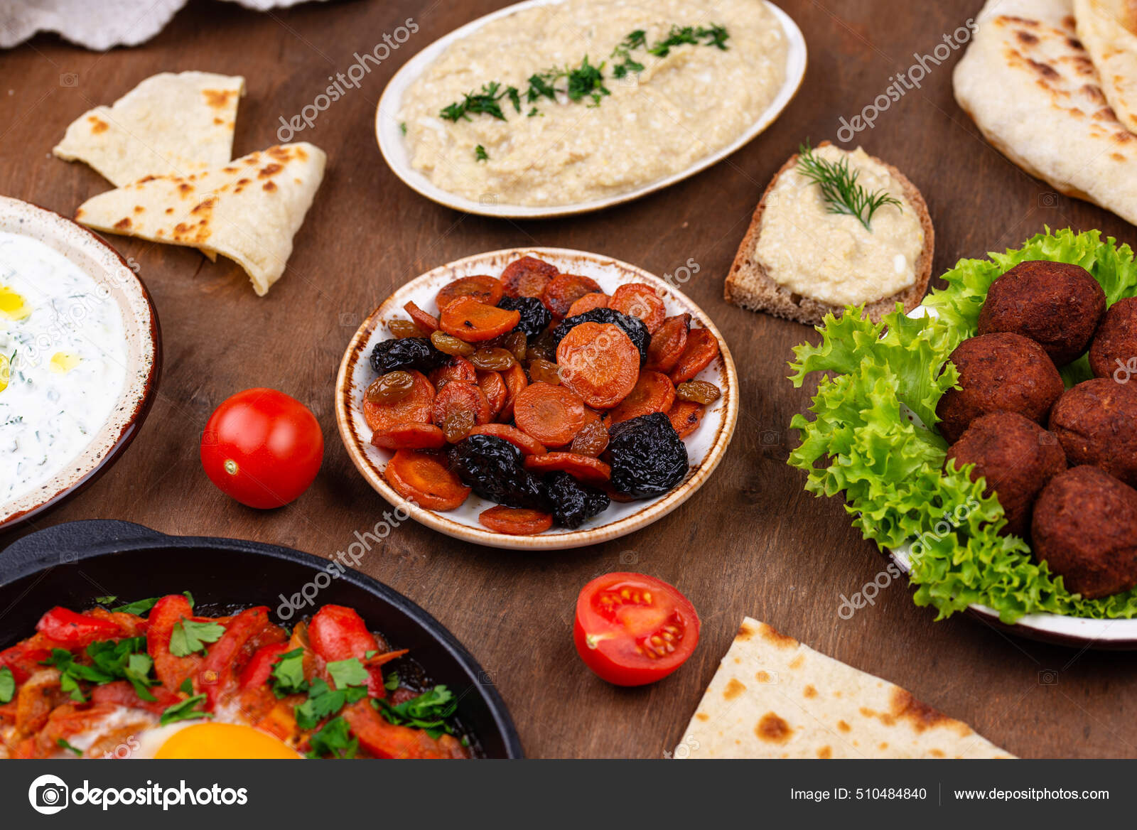 Traditional Jewish, Israeli and middle Eastern food — Stock Photo ...