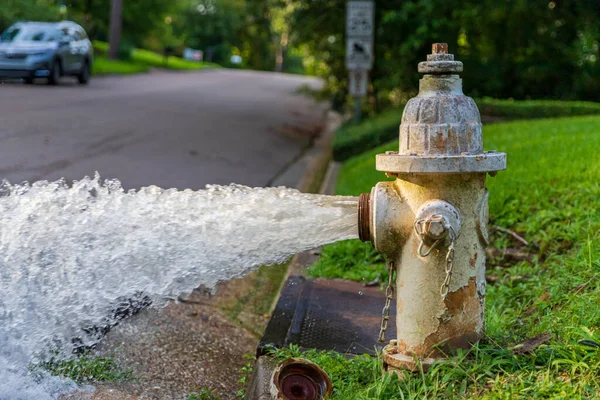 Fire hydrant flush Stock Photos, Royalty Free Fire hydrant flush Images ...