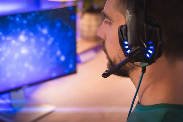 Gamming Pictures, Gamming Stock Photos & Images | Depositphotos®