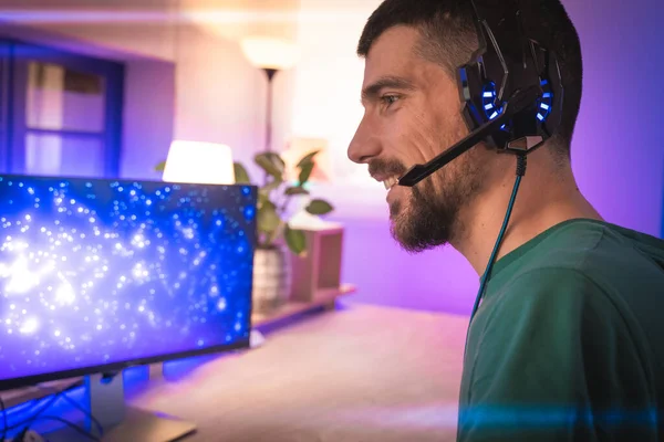 Gamming Pictures, Gamming Stock Photos & Images | Depositphotos®