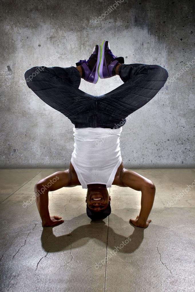 Breakdancer doing headstand — Stock Photo © innovatedcaptures #70962161