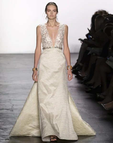 Jenny packham Stock Photos, Royalty Free Jenny packham Images ...