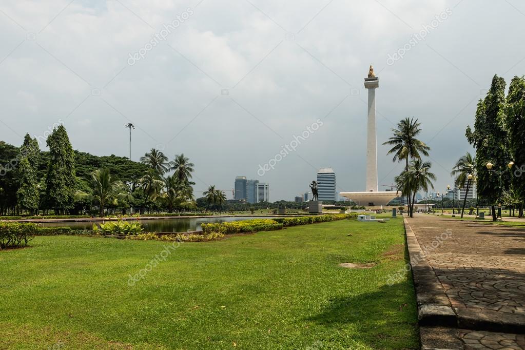 The National Monument - tower in the centre of Merdeka Square, J Stock ...