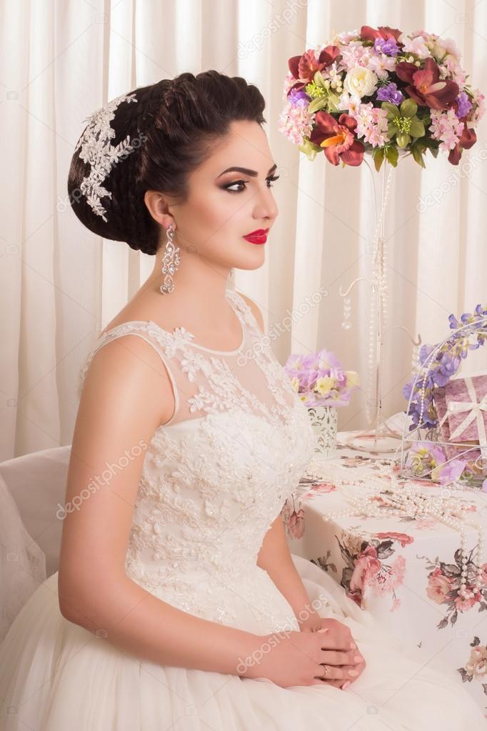 Young gorgeous bride. Beautiful and fashion bride in luxury interior ...
