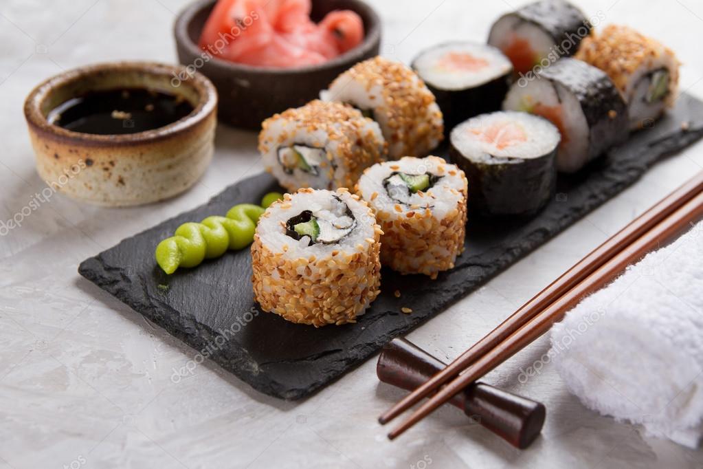 Suchi rolls set Stock Photo by ©Wiktory 111669284