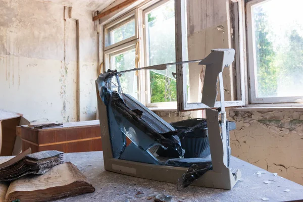 Abandoned computer Stock Photos, Royalty Free Abandoned computer Images ...