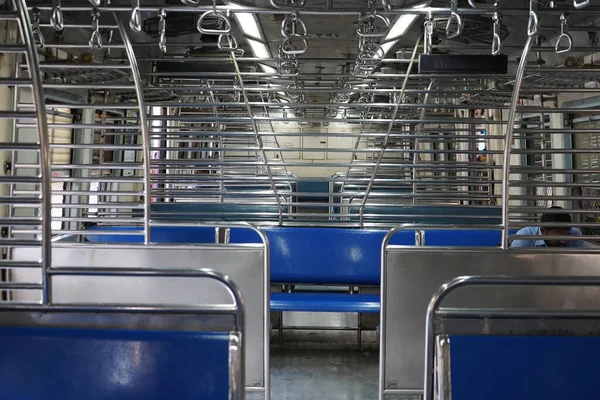 Mumbai local train Pictures, Mumbai local train Stock Photos & Images ...