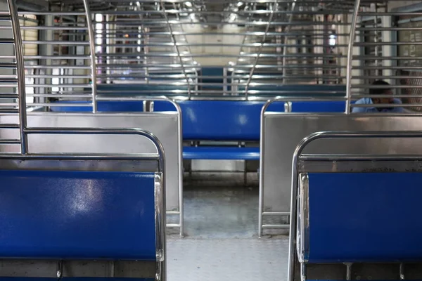 Mumbai local train Pictures, Mumbai local train Stock Photos & Images ...