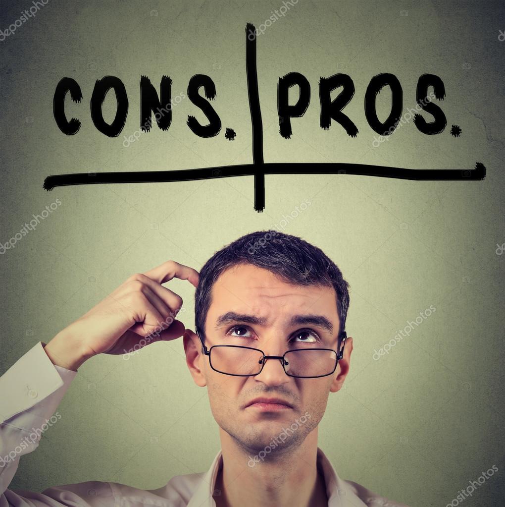 Pros y contras, a favor y en contra del concepto de argumento. Hombre ...