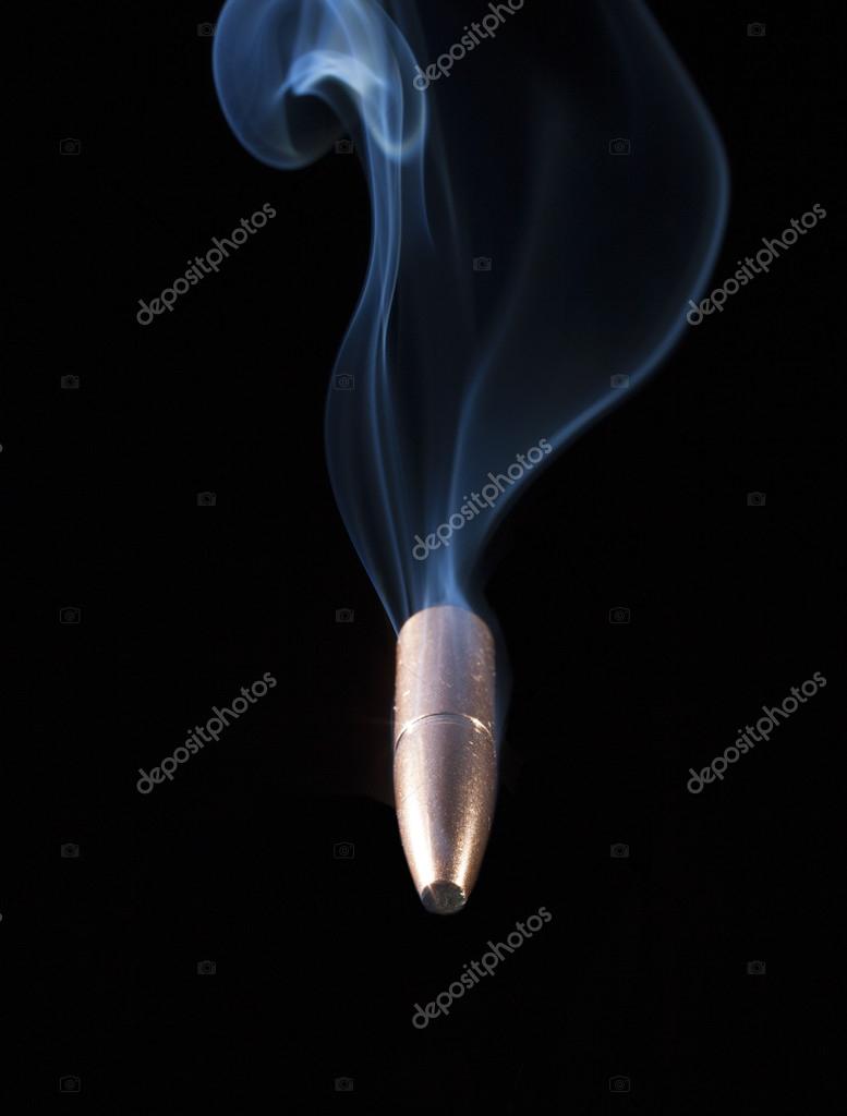 Proiettile in arrivo con fumo - Foto Stock: Foto, Immagini © gsagi ...