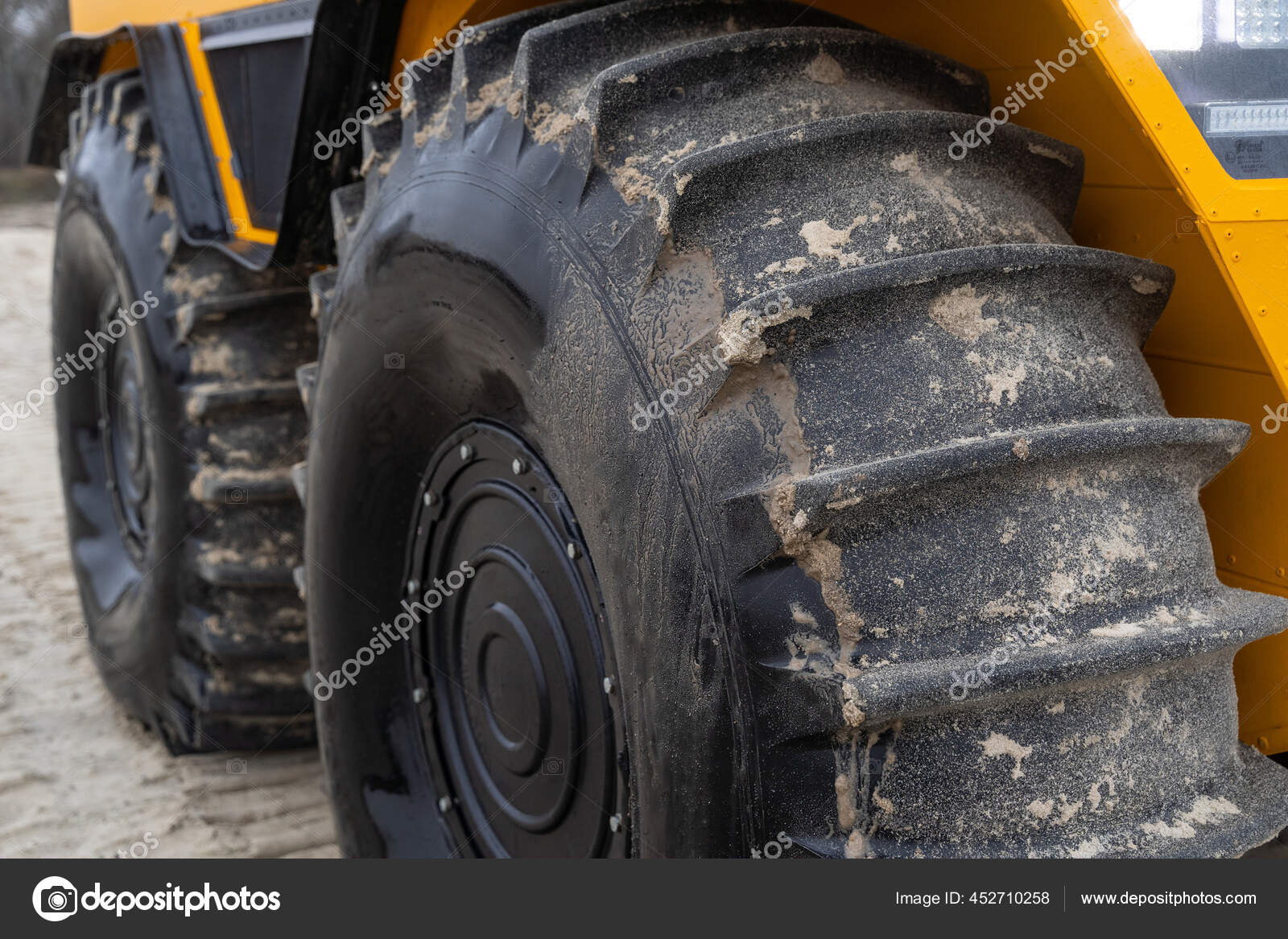 Close-up on big tires of an off-road vehicle — Stock Photo © YGphoto ...