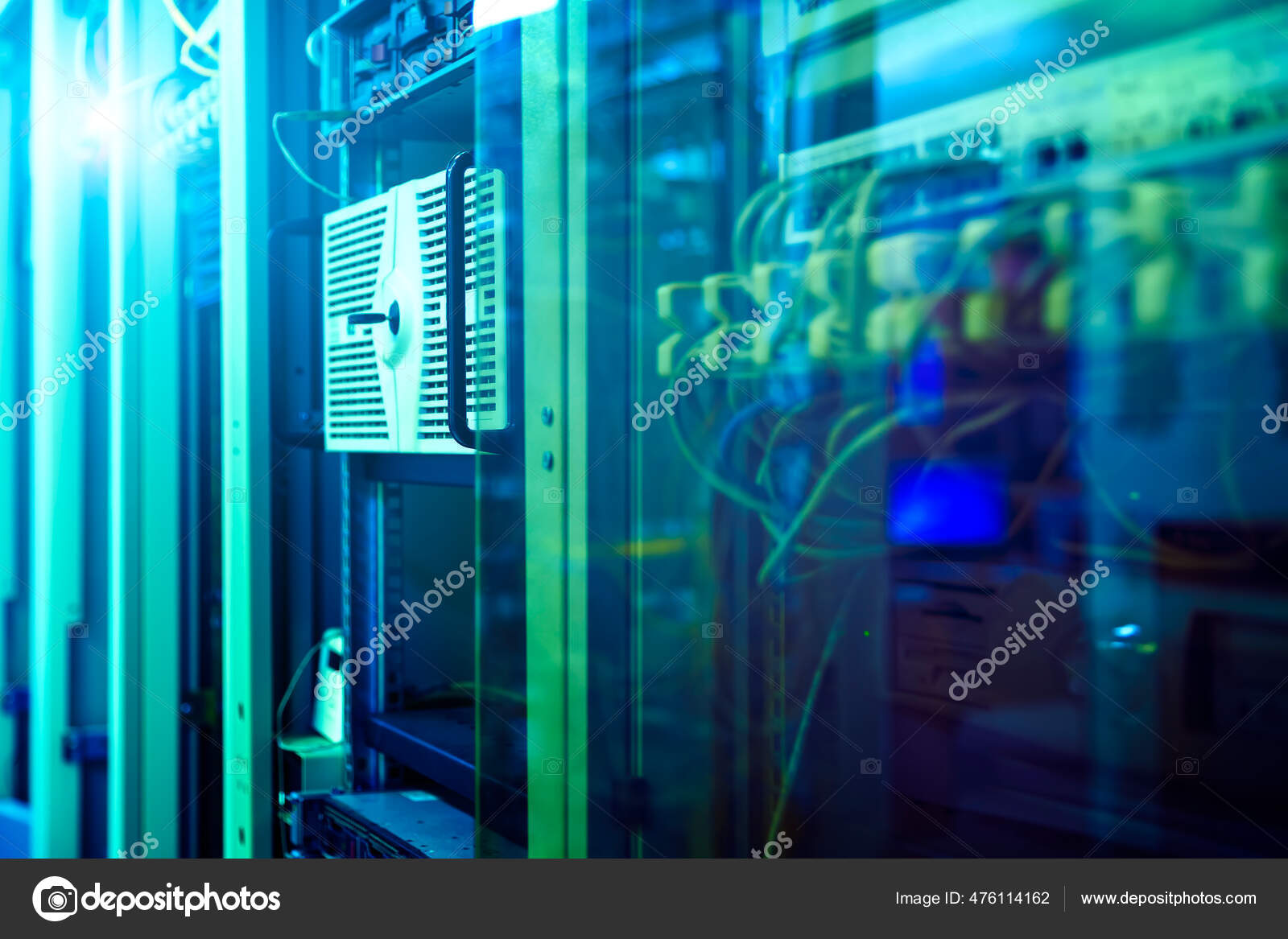 Label Fiber Optic Cable High Speed Network Router Switch Technology ...