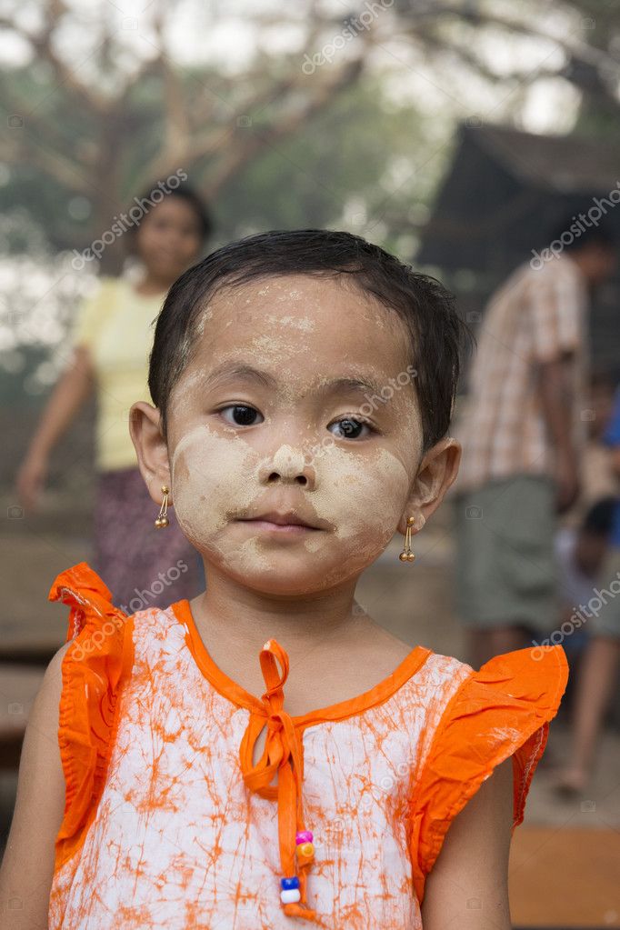 ASIA MYANMAR BAGAN PEOPLE FACE THAMAKA COSMETIC – Stock Editorial Photo ...