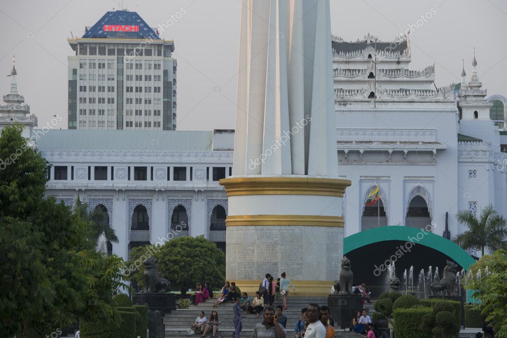 MONUMENTO DE INDEPENDENCIA DEL YANGÓN MYANMAR DE ASIA 2023
