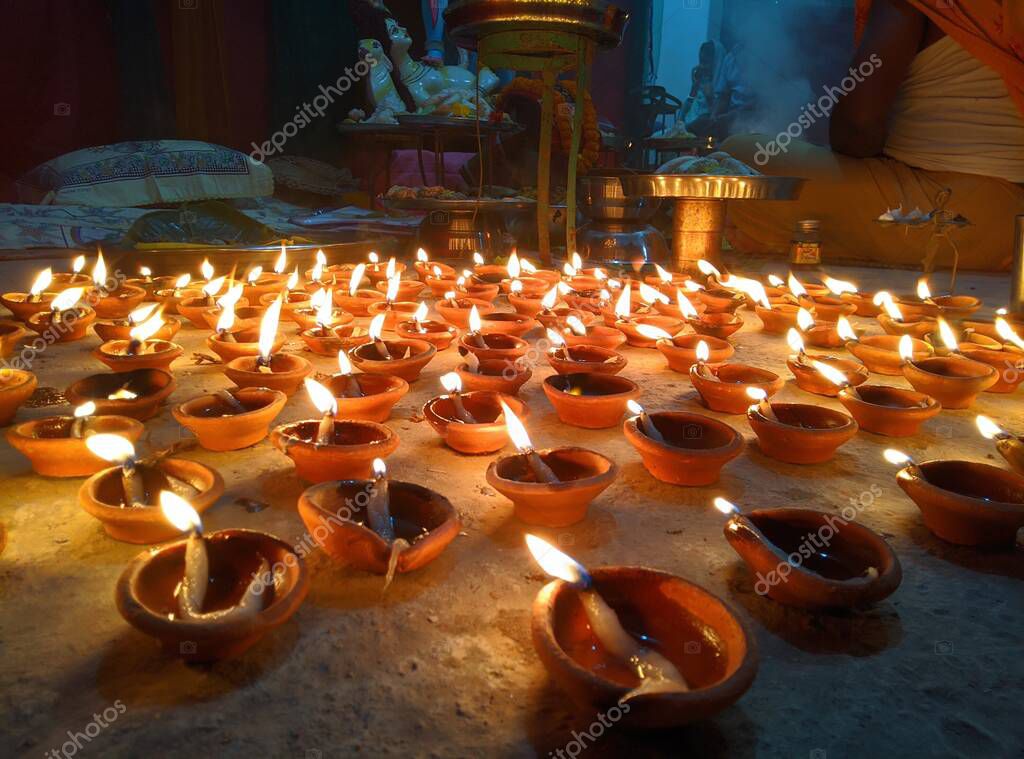 Deepak es una palabra hindi que significa lámpara de fuente de luz sánscrita. 2023