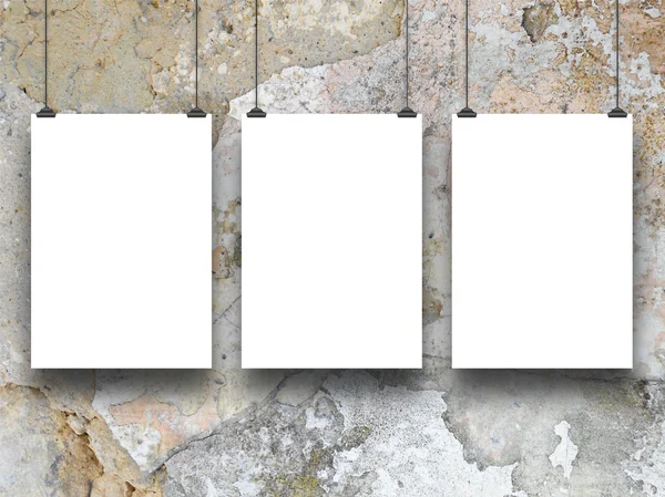 Three paper sheets with clips - Stock Image - Everypixel