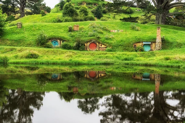 Set de filmagem de hobbiton Stock Photos, Royalty Free Set de filmagem ...