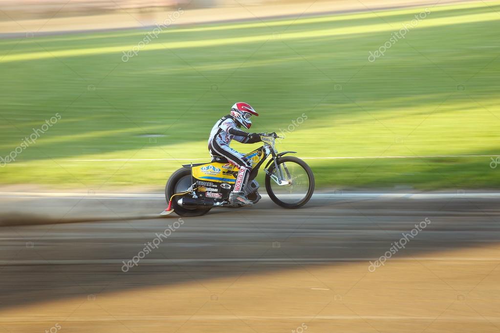 Speedway rider on the track — Stock Editorial Photo © sociopat_mpat ...