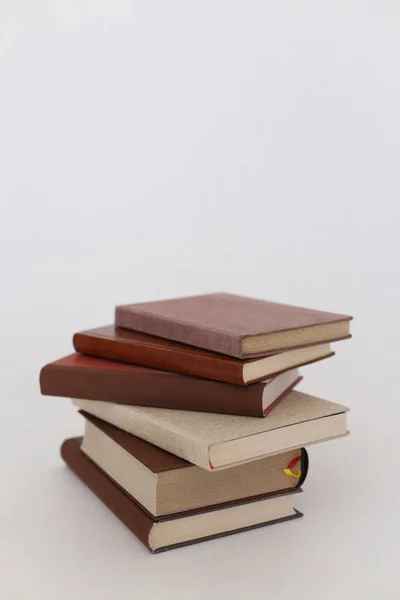 Horizontal books Stock Photos, Royalty Free Horizontal books Images ...