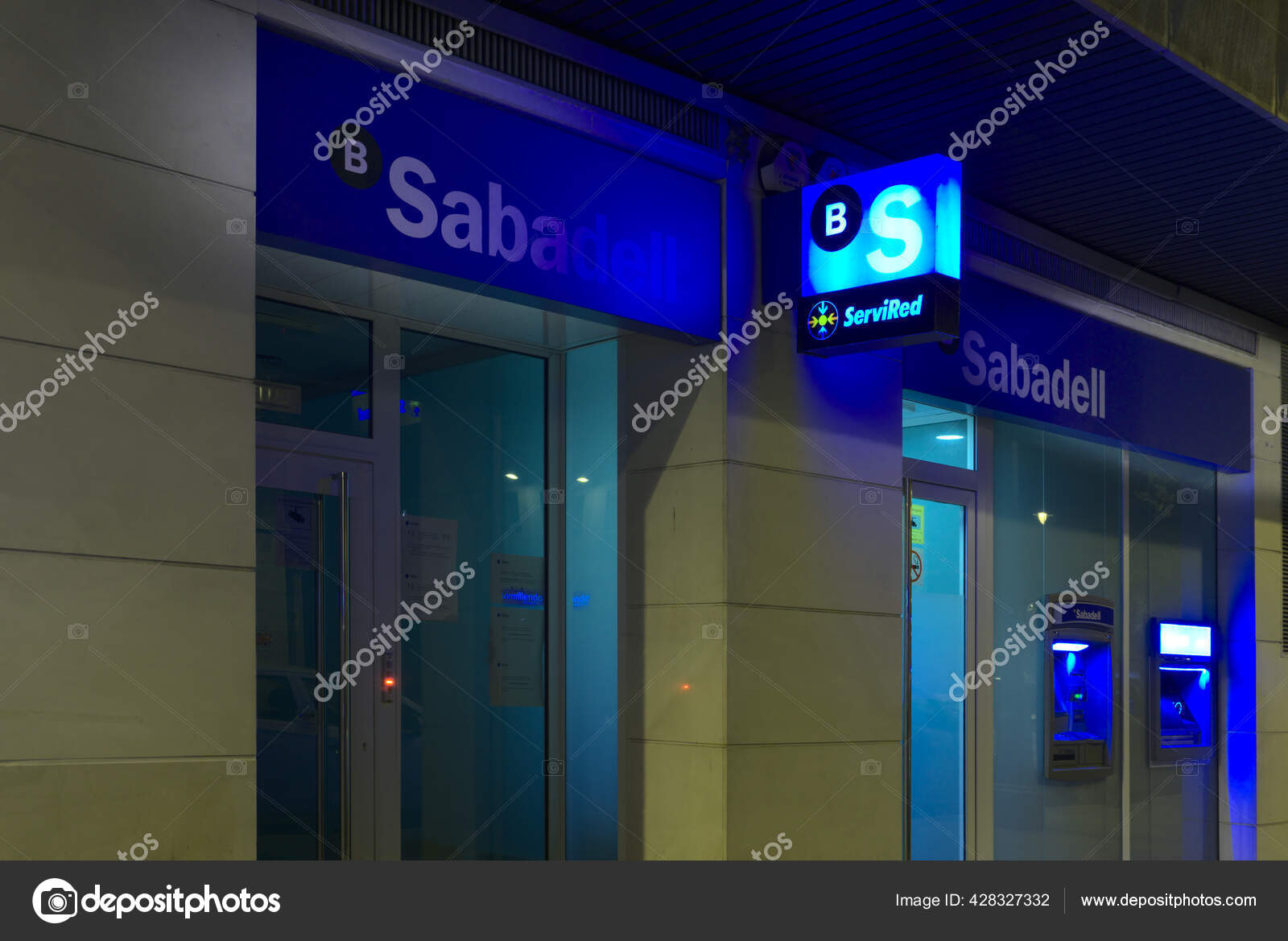 Alcoy Alicante España Noviembre 2020 Fachada Una Sucursal Bancaria Sabadell — Foto editorial de ...