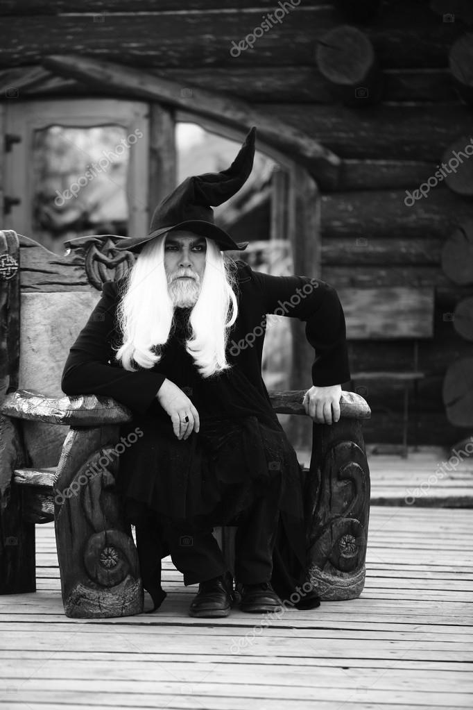 Old man in wizard costume Stock Photo by ©Tverdohlib.com 117290372