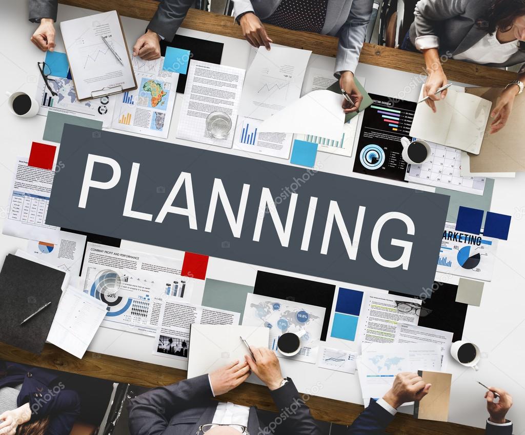 Businesspeople working at negotiating table — Stock Photo © Rawpixel ...