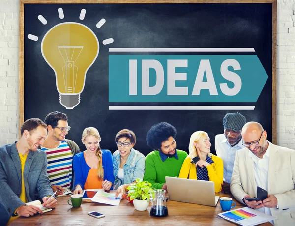 Profesionales de la lluvia de ideas fotos de stock, imágenes de ...