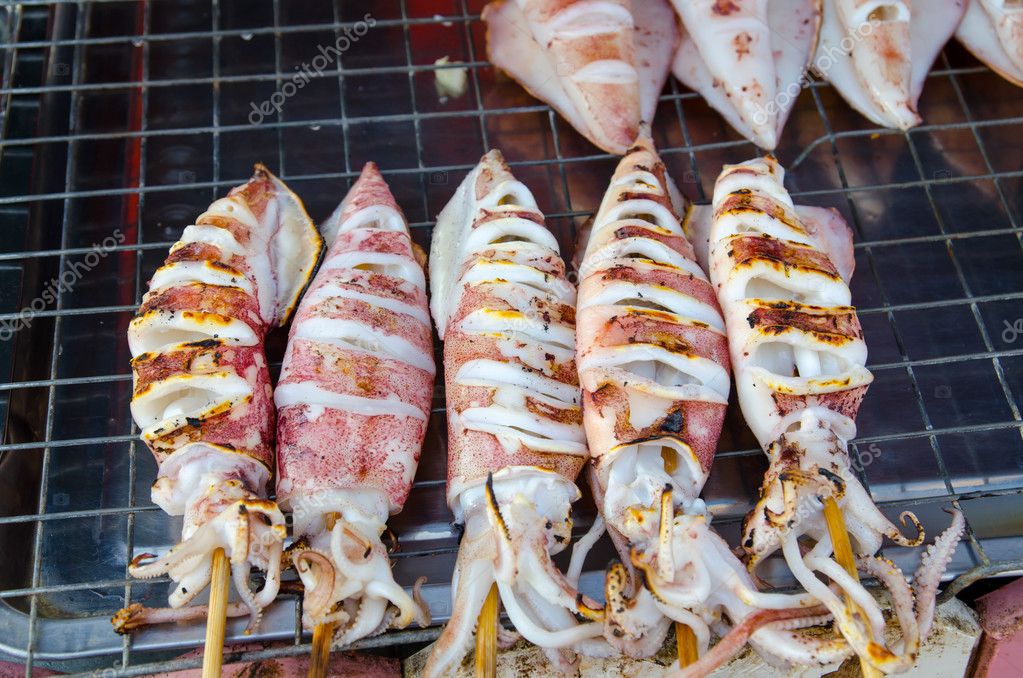 calamar asado en el mercado 2024