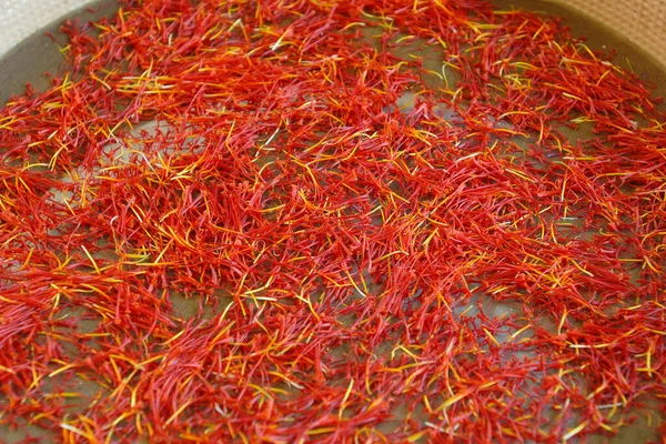 Safran rouge sec Stock Photos, Royalty Free Safran rouge sec Images ...