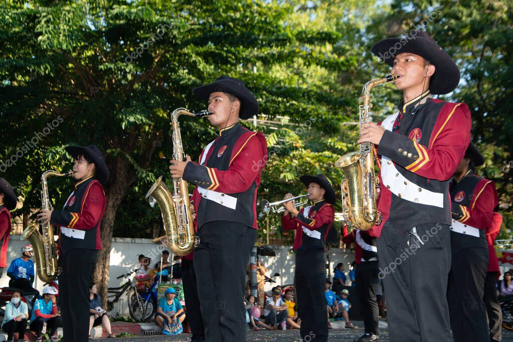 Marching Band desfile como se realiza en la calle en Participante 2022