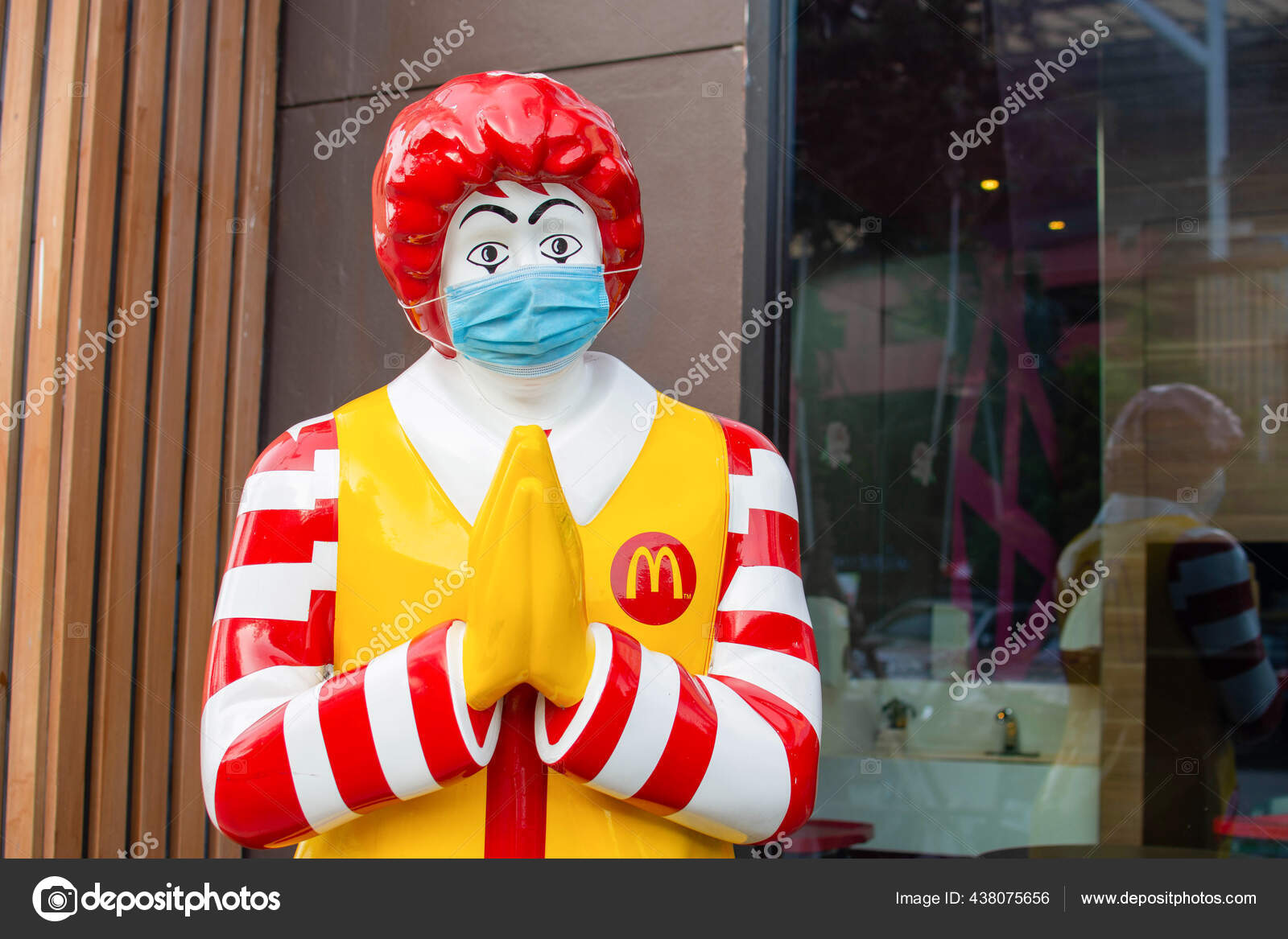 Ronald Mcdonald Clown Mascot Fast Food Shop Jam Mcdonald Wears — Stock ...