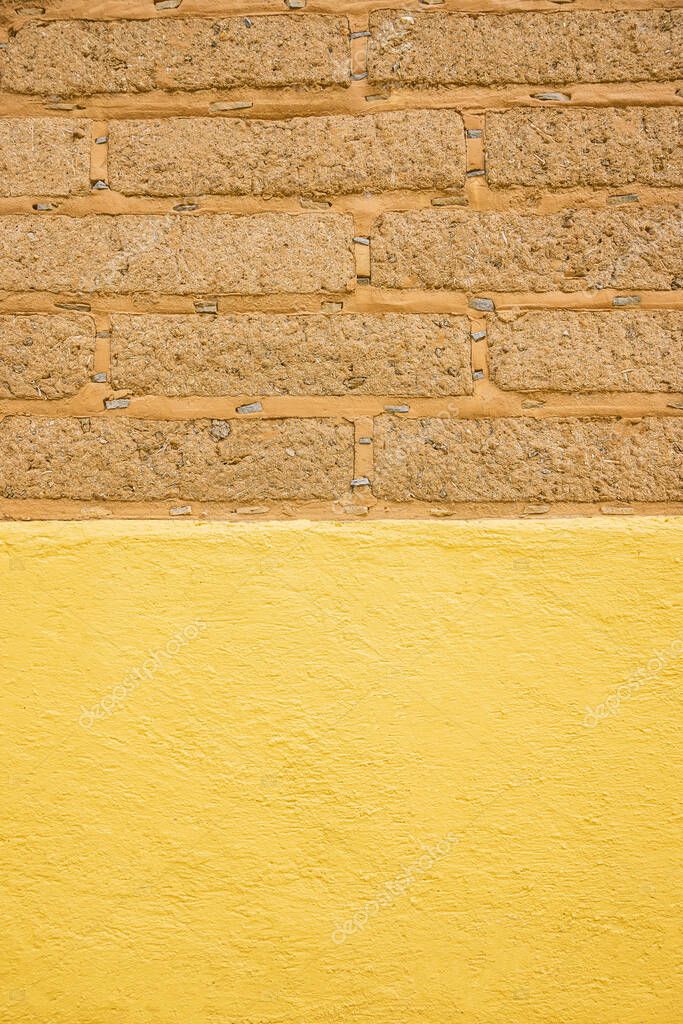 Detalle de la antigua pared de ladrillo de adobe para fondo o textura ...