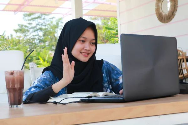 Bokep indo viral siswi sama guru tele images libres de droit, photos de Bokep indo viral siswi ...