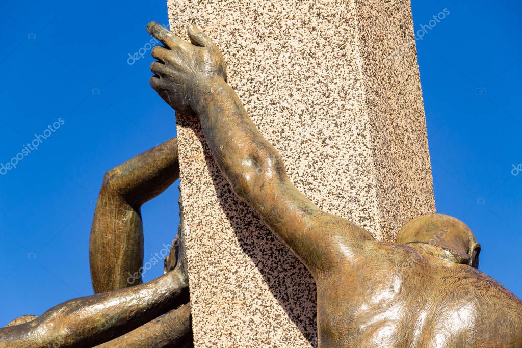 Monumento a las tres razas. Detalle del monumento ubicado en el centro ...