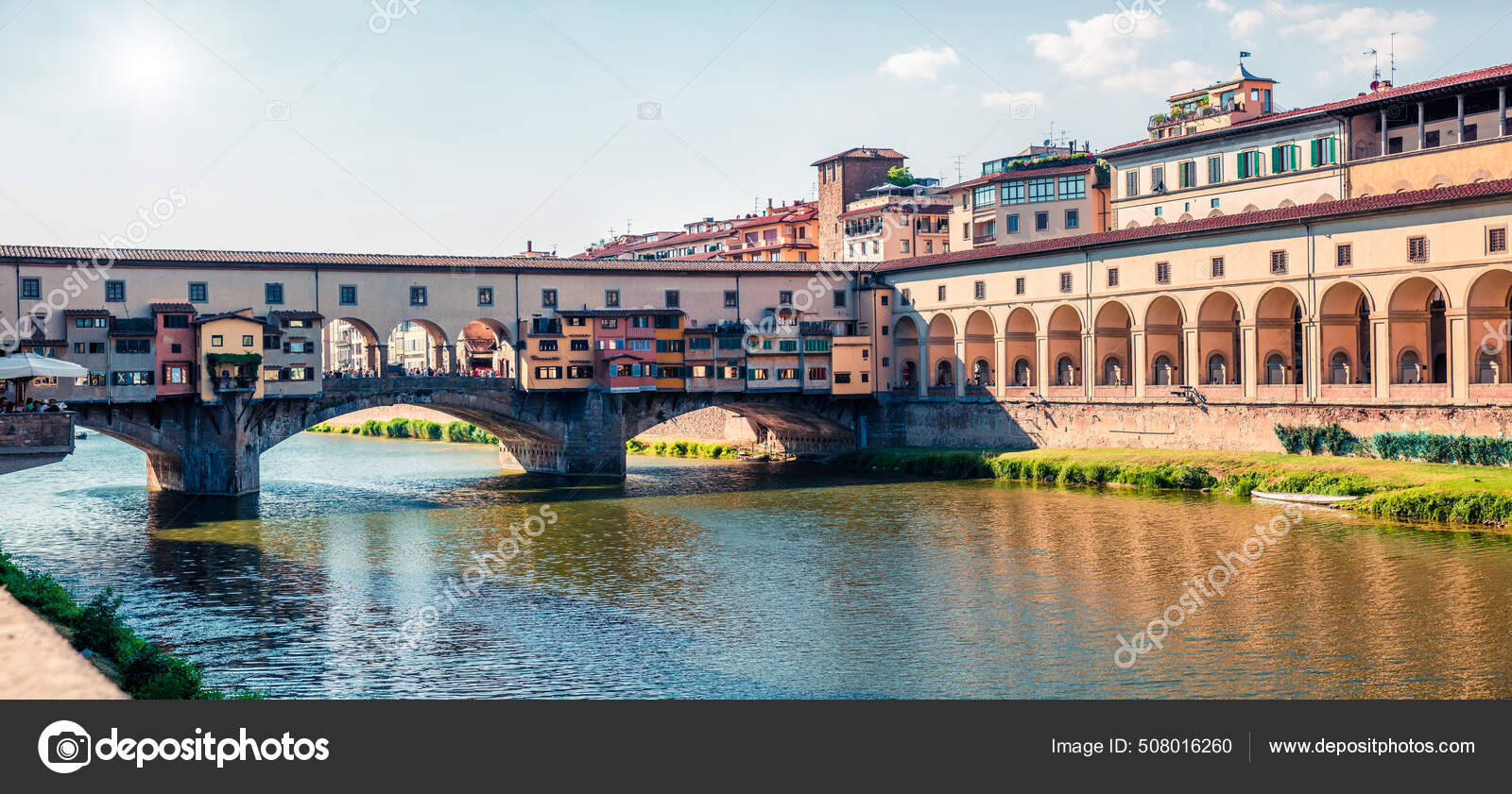 Beautiful Medieval Arched River Bridge Roman Origins Ponte Vecchio Arno ...