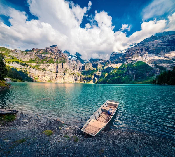 Barque sur un lac montagne images libres de droit, photos de Barque sur ...