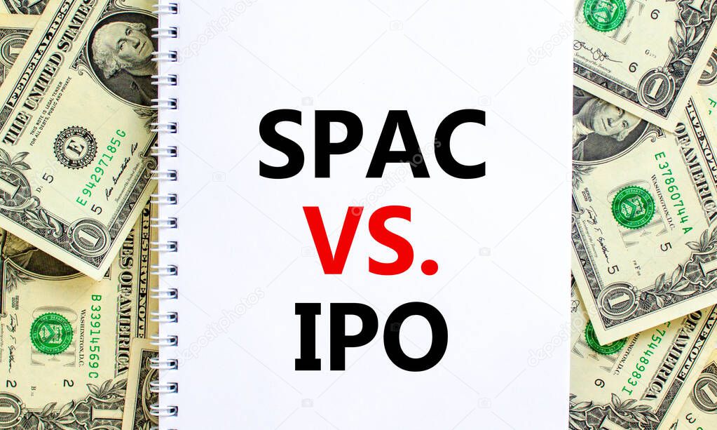 Símbolo SPAC vs IPO. Palabras 'SPAC, empresa de adquisición de propósito especial vs IPO, oferta ...