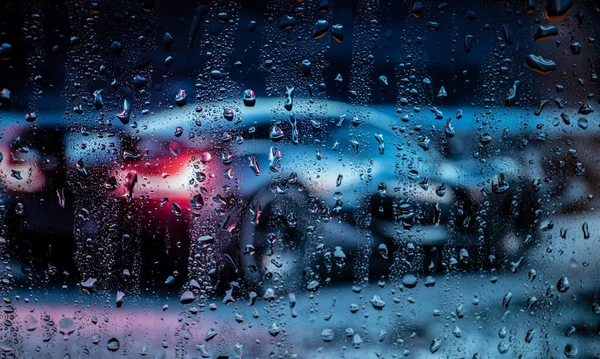 Carros en lluvia fotos de stock, imágenes de Carros en lluvia sin ...