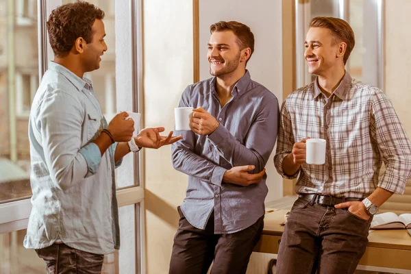 Reunion hombres fotos de stock, imágenes de Reunion hombres sin ...