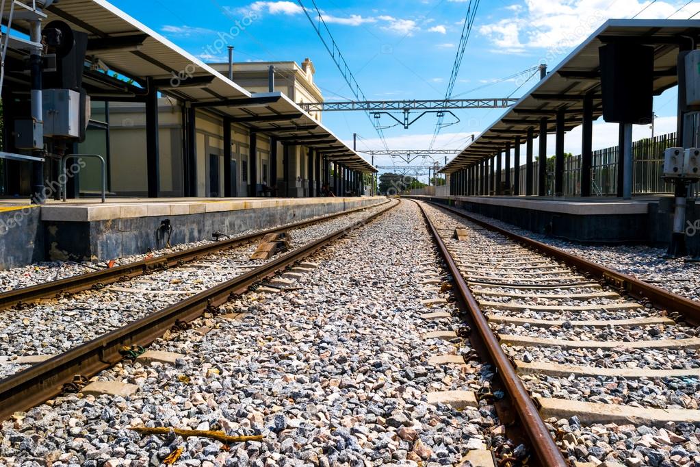 Perspective Train Tracks
