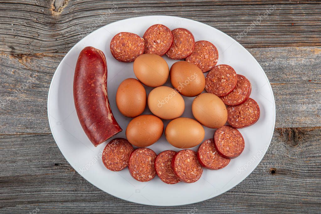 Salchicha turca (nombre turco; sucuk turco). Salchicha turca kangal ...