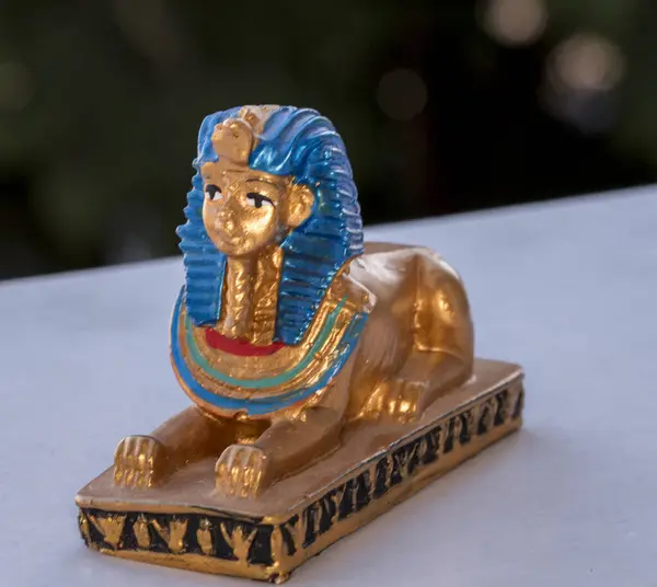 souvenir de cer mica que representa la Gran Esfinge en el monumento de Giza considerado la ...