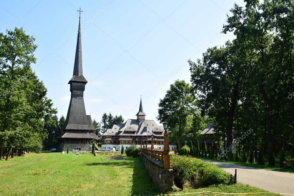 La iglesia del Monasterio de Sapanta Peri, Maramures construida ...