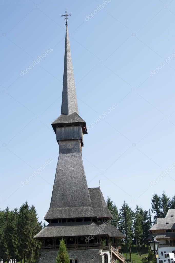 La iglesia del Monasterio de Sapanta Peri, Maramures construida ...