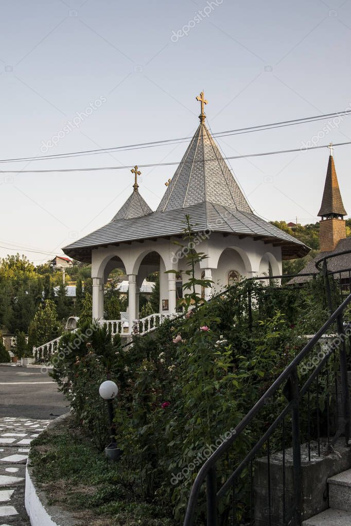 Monasterio de la Santa Cruz en Oradea, altar.Complejo monástico ...