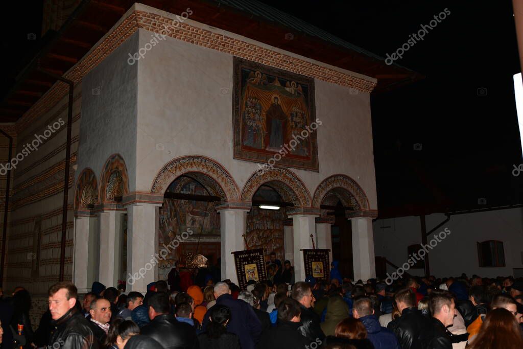El monasterio ortodoxo de Polovragi tiene 500 años, los primeros ...