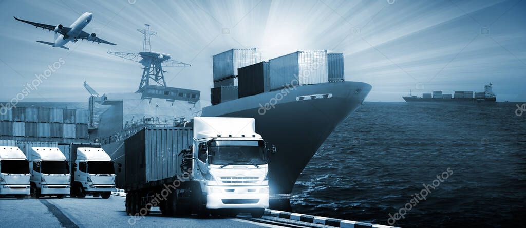 Transporte, concepto de importaci n-exportaci n y log stica, cami n contenedor, barco en puerto ...