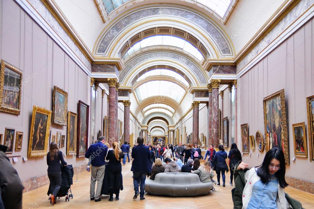 People inside the Louvre Museum – Stock Editorial Photo © chbm89 #75363505