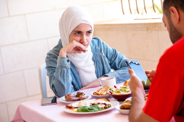 Muslim eating dinner Stock Photos, Royalty Free Muslim eating dinner ...