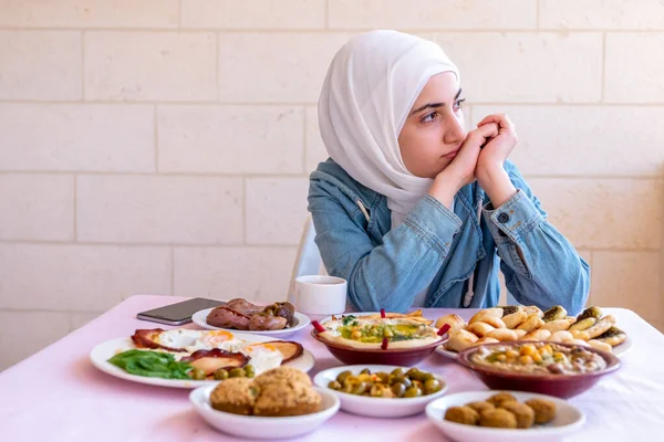 Muslim eating dinner Stock Photos, Royalty Free Muslim eating dinner ...